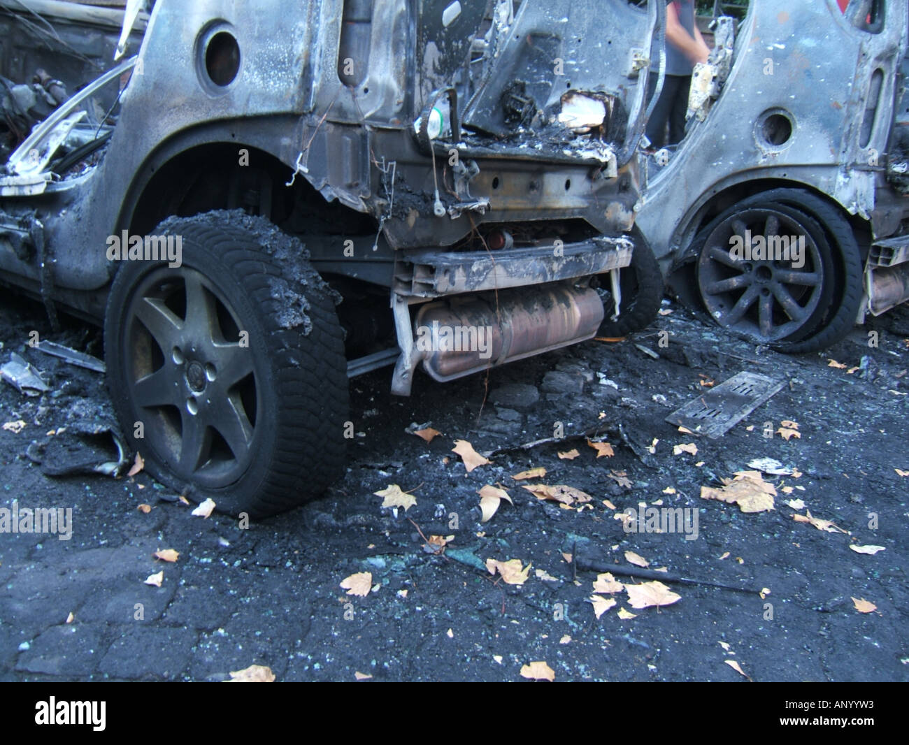 Abandoned smart car hi-res stock photography and images - Alamy