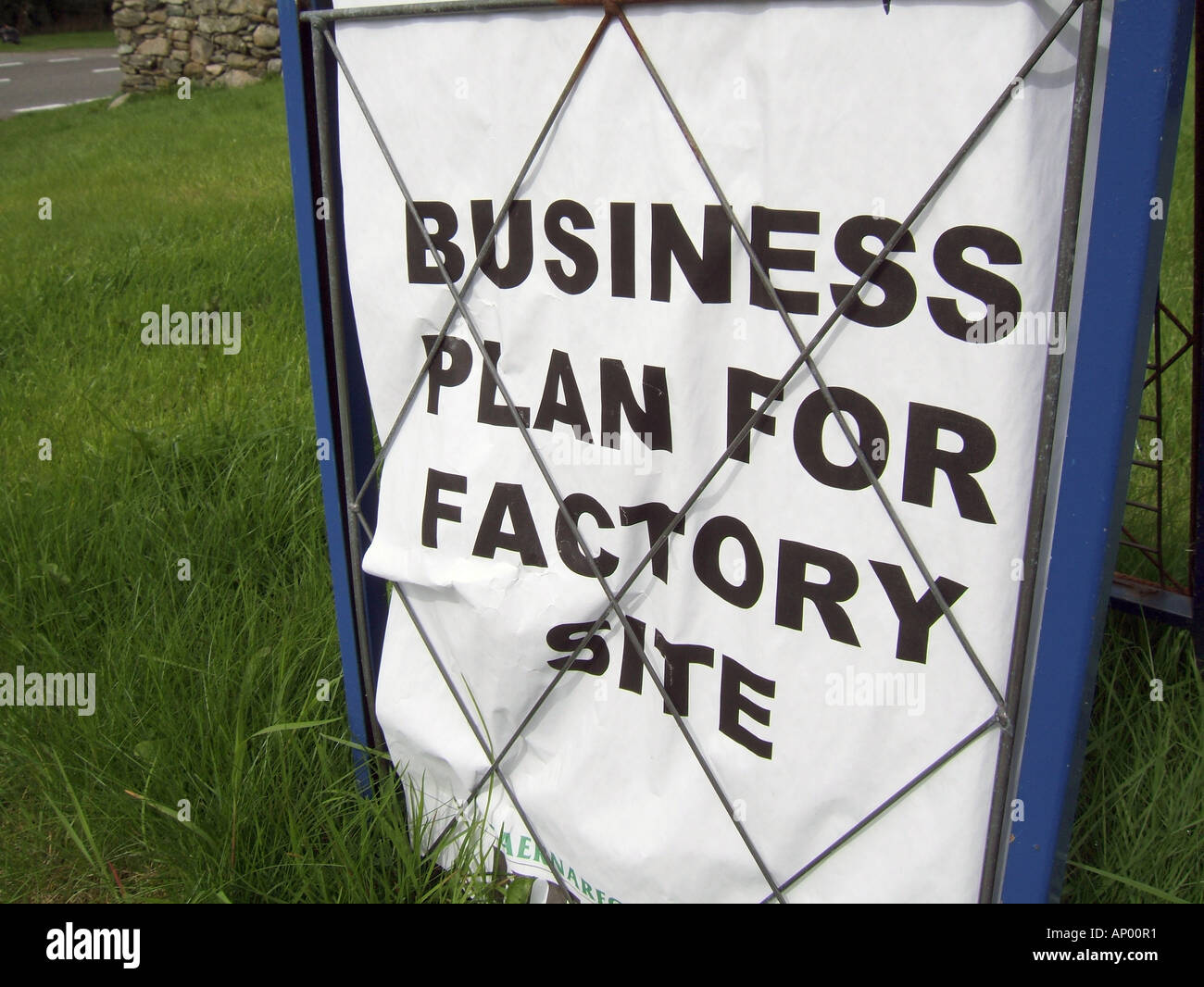 Factory closed sign board hi-res stock photography and images - Alamy