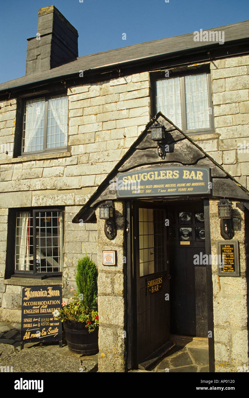 Smugglers bar inn hi-res stock photography and images - Alamy