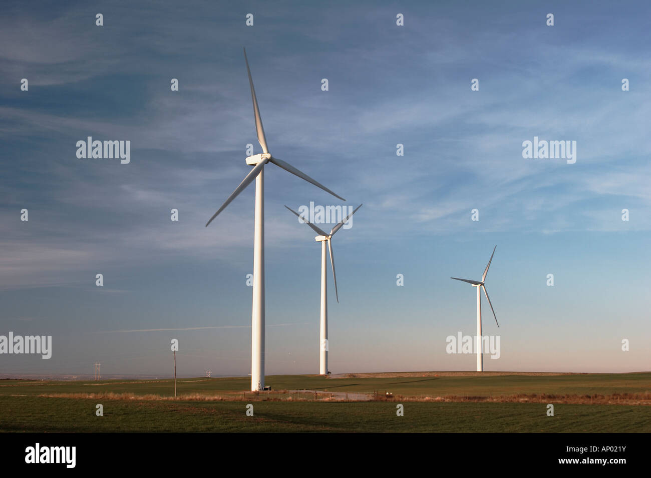 Giant wind mills at wind mill farm in Texas Stock Photo - Alamy