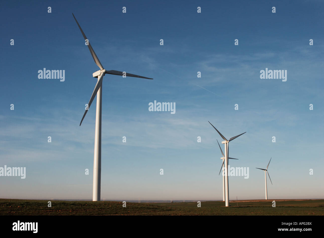 Giant wind mills at wind mill farm in Texas Stock Photo - Alamy