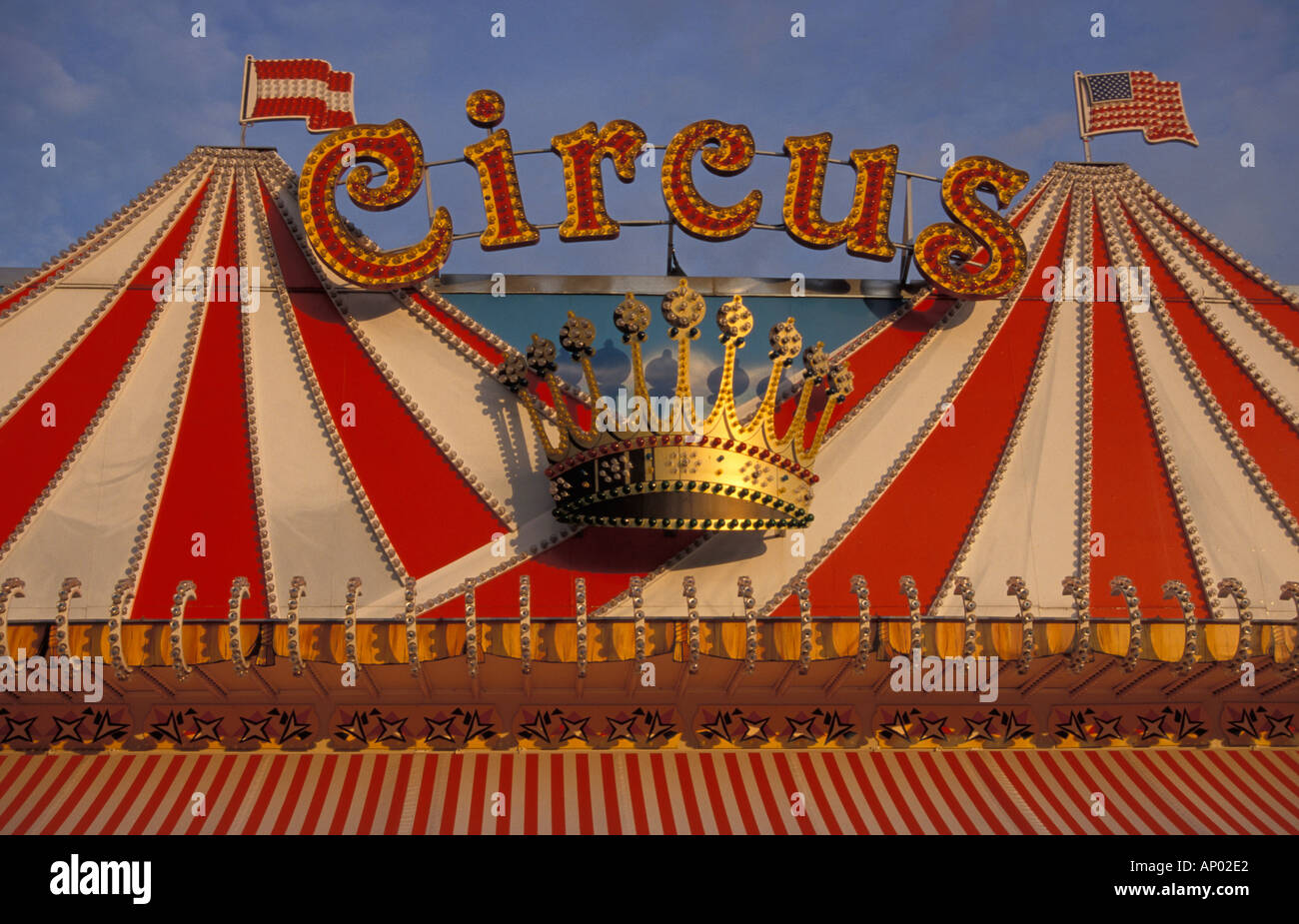 Circus crown hi-res stock photography and images - Alamy