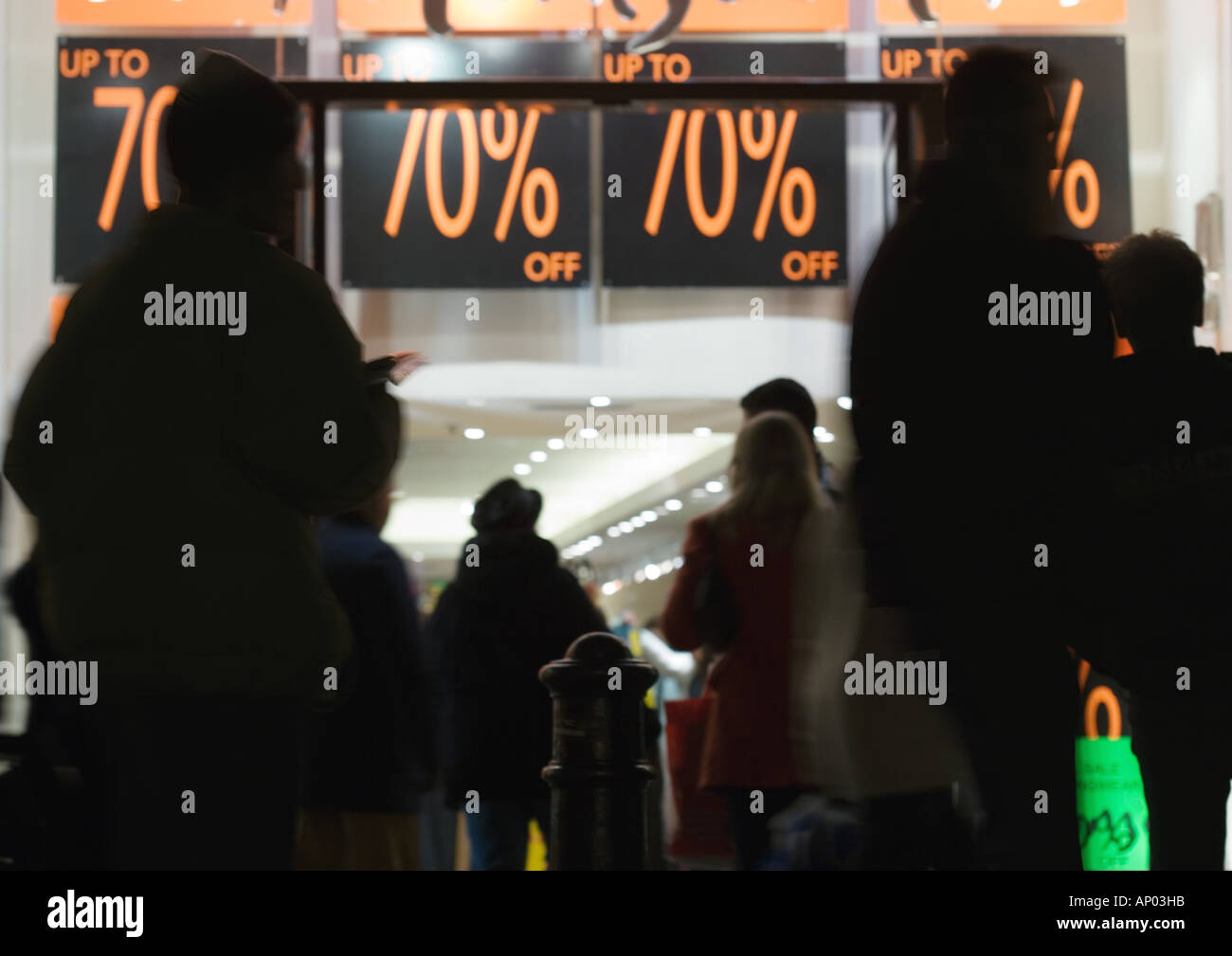 Sales queues shopping shoppers hi-res stock photography and images - Alamy