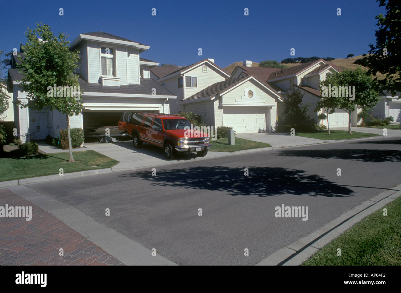 Suburban tract housing development hi-res stock photography and images ...