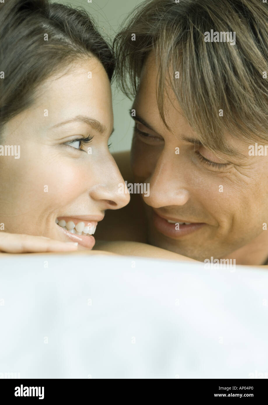 Two faces facing each other hi-res stock photography and images - Alamy