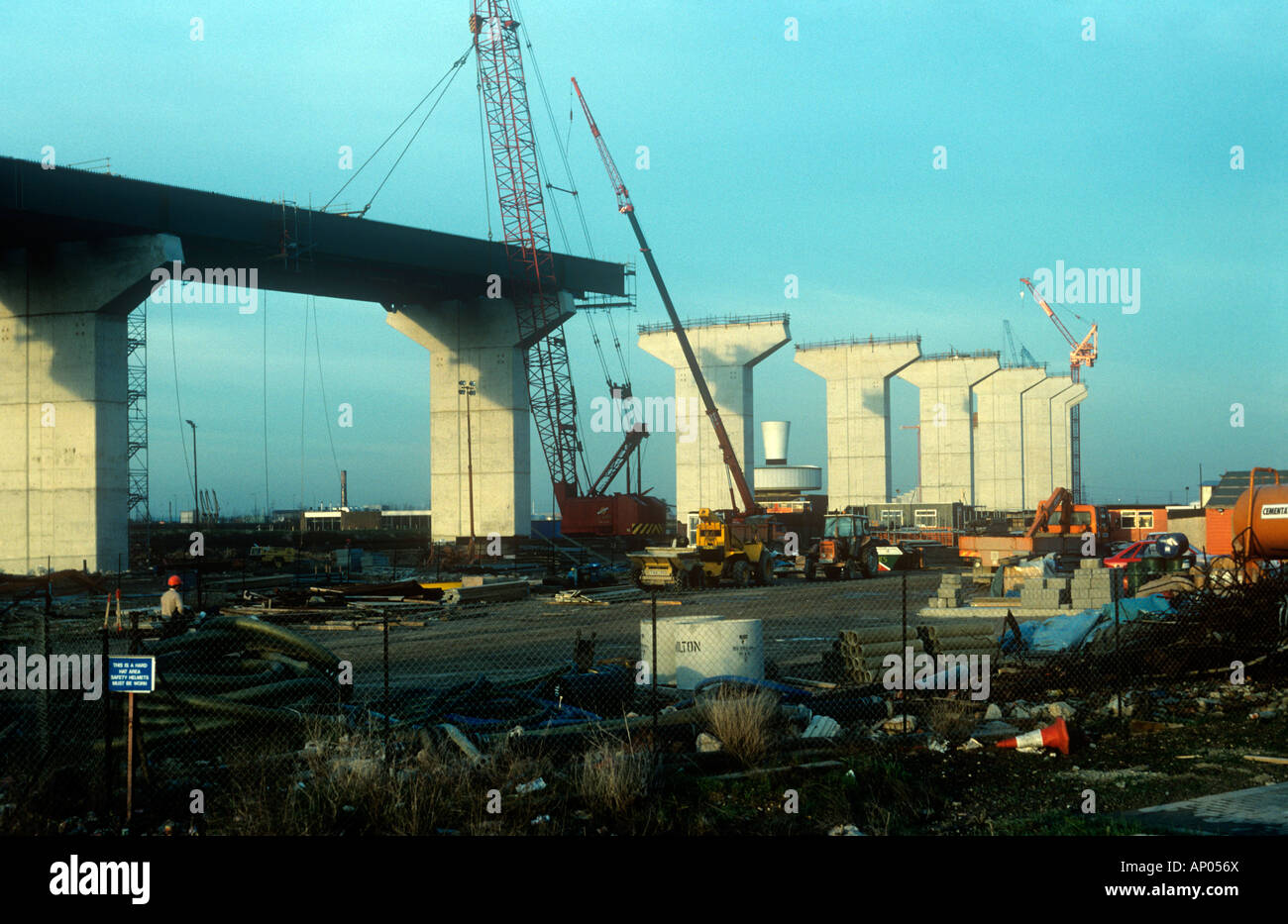 QE2 Bridge Constuction Site Stock Photo - Alamy