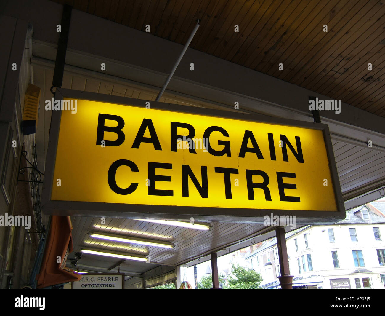 Sign notice front words letters hi-res stock photography and images - Alamy