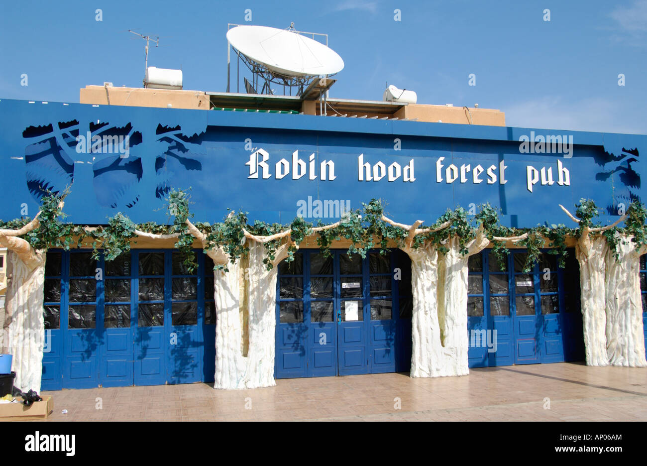 Robin hood forest hi-res stock photography and images - Alamy