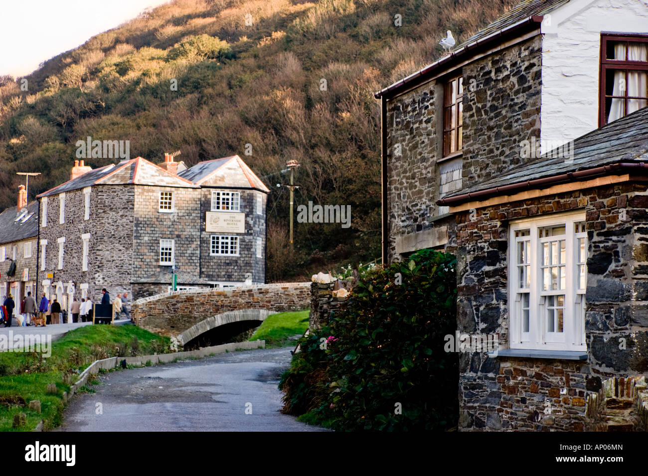 Riverside hotel boscastle cornwall hi-res stock photography and images ...
