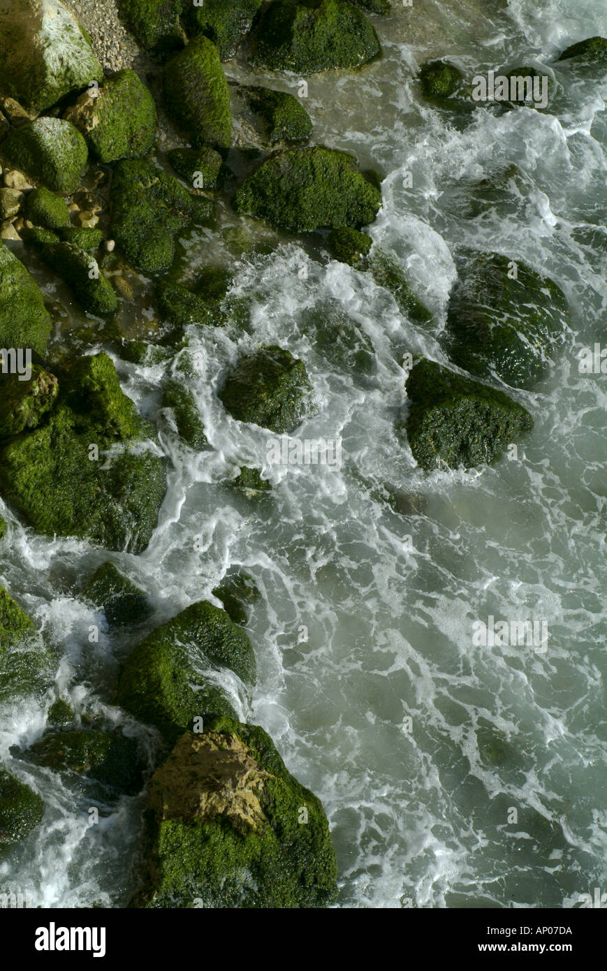 Foamy waves splashing on rock hi-res stock photography and images - Alamy