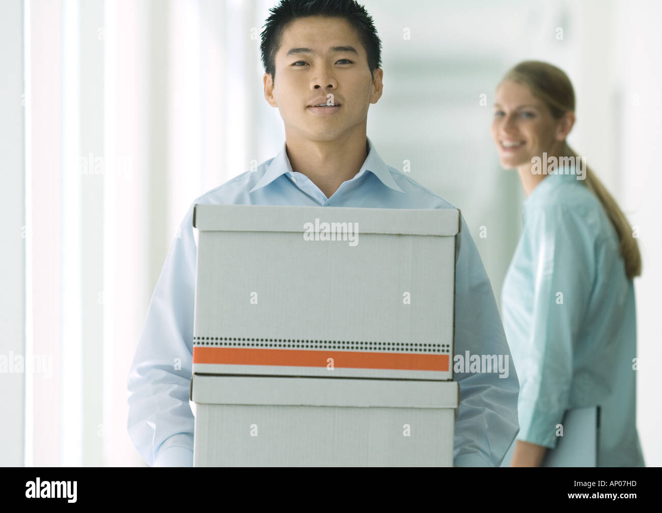 Man carry box on shoulder hi-res stock photography and images - Alamy