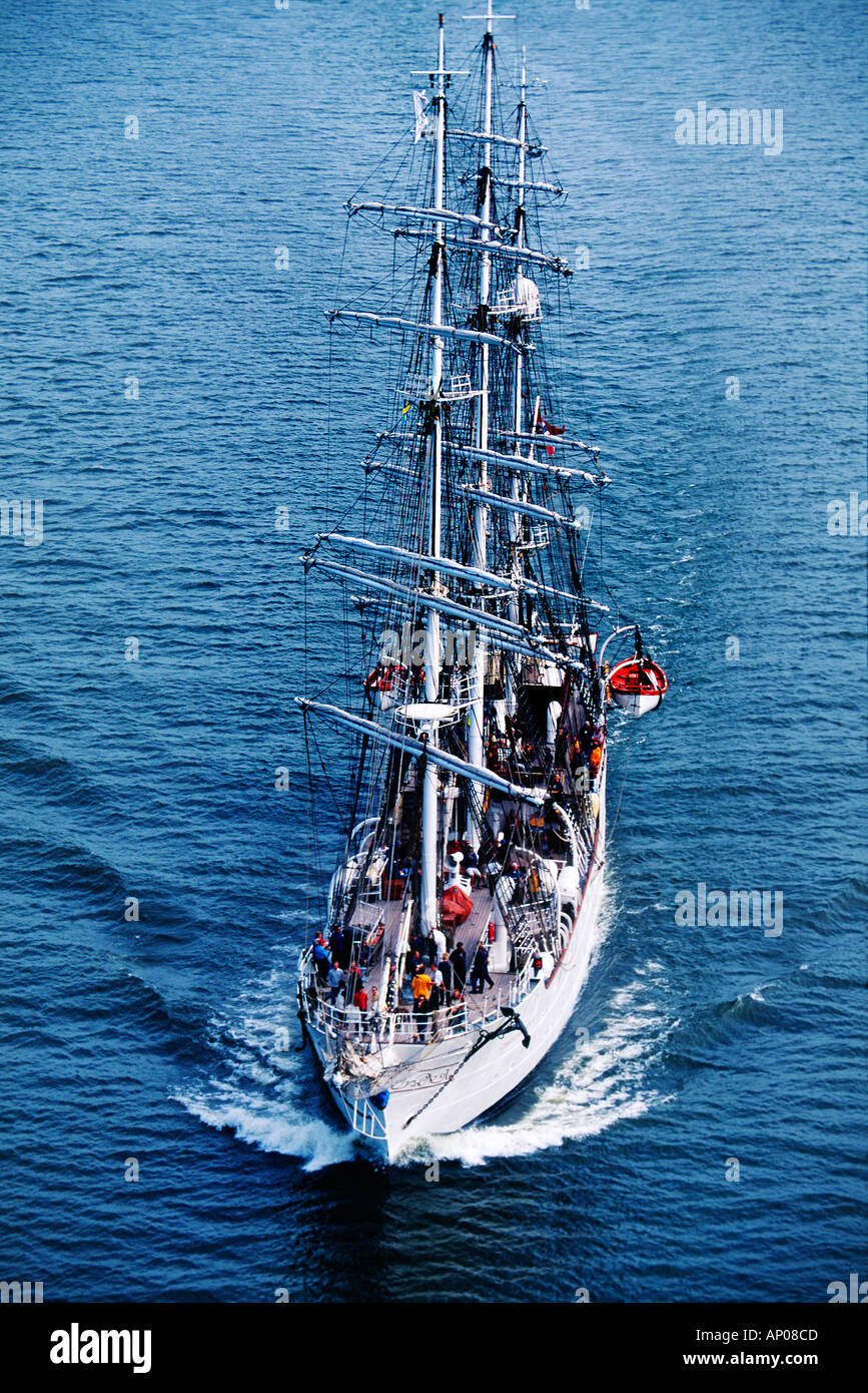 Square rigged tall ship Stock Photo - Alamy