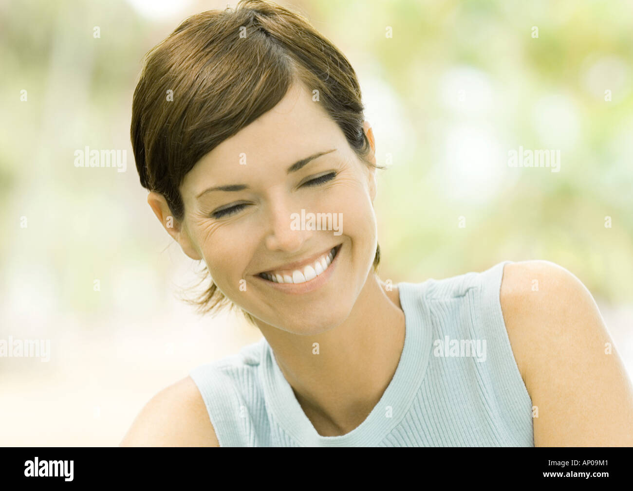 Woman eyes shut close hi-res stock photography and images - Alamy