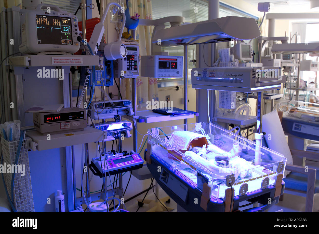 Baby neonatal intensive care unit hi-res stock photography and images ...