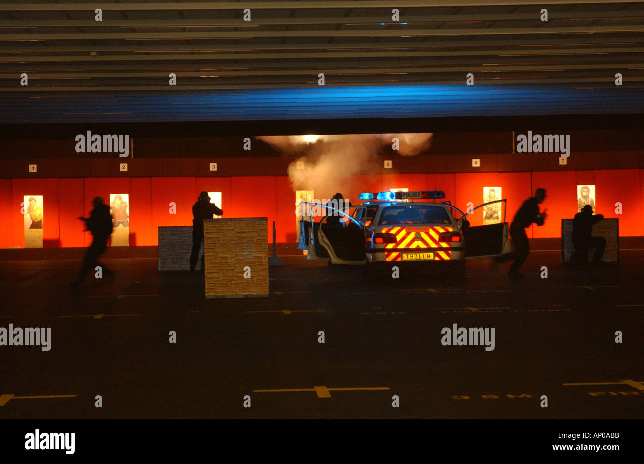 armed police riot training exercise by the metropolitan police april ...