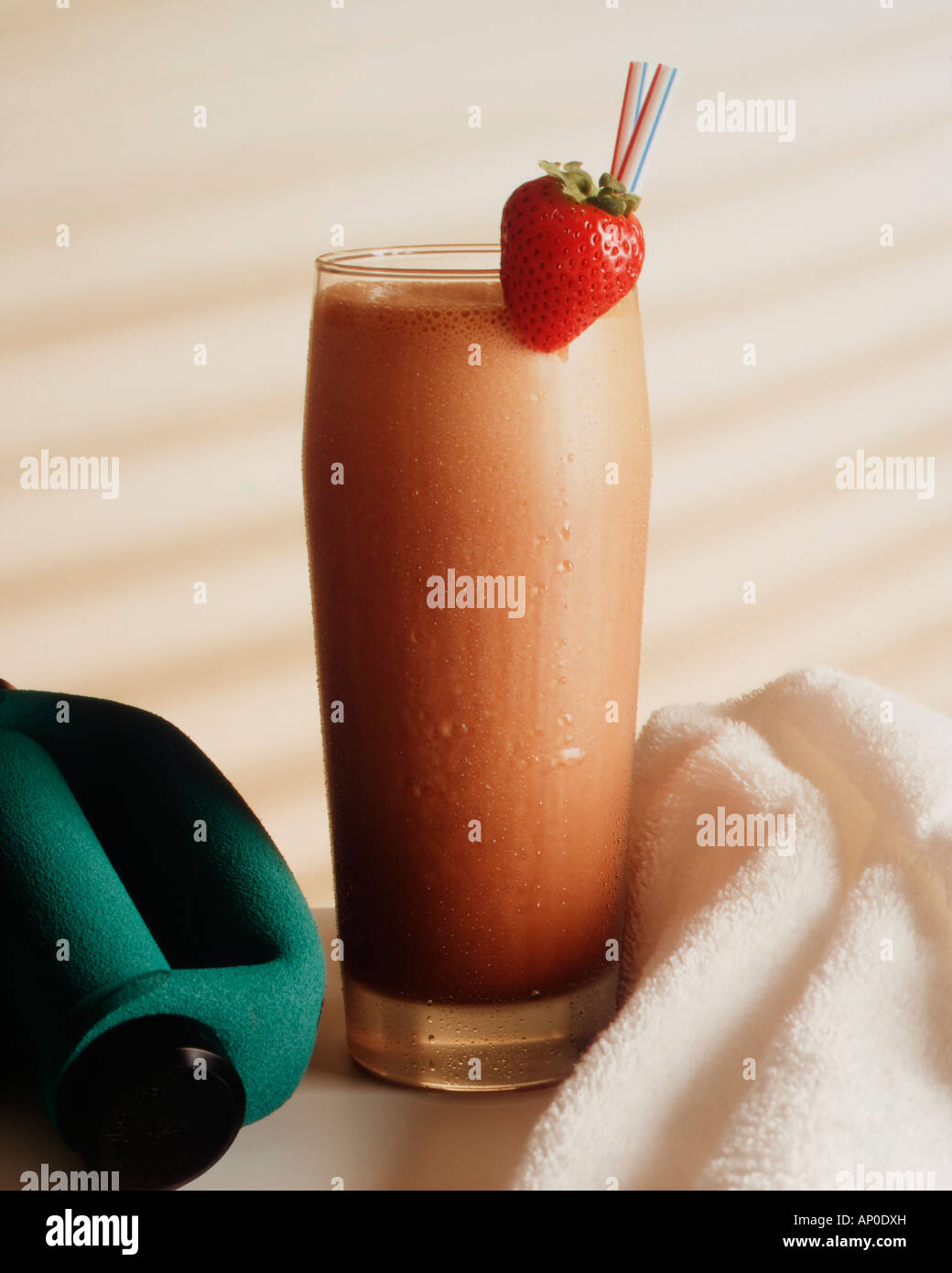 Shake shake hi-res stock photography and images - Alamy