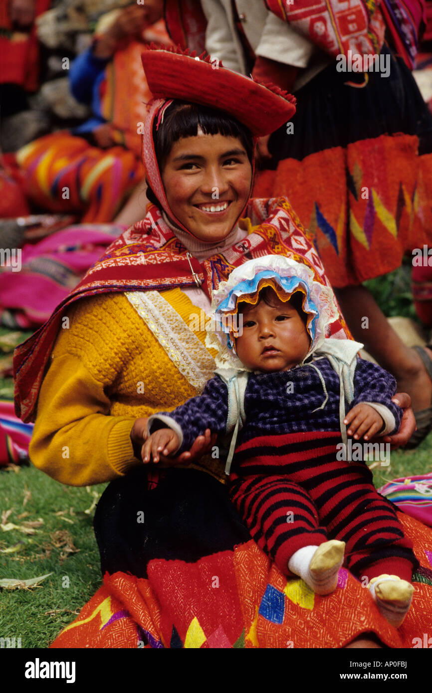 Quechua indian mother hi-res stock photography and images - Alamy