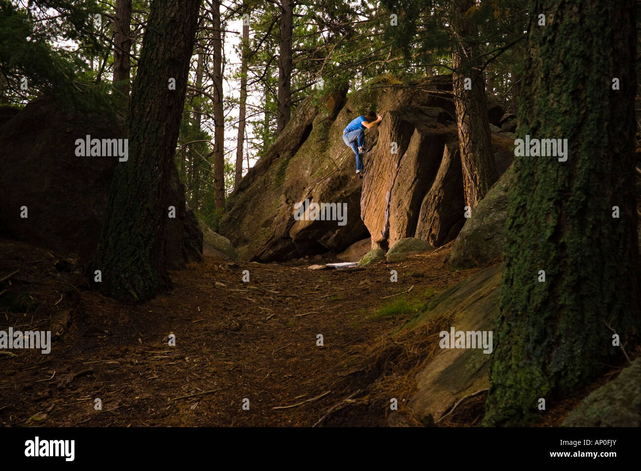 Man bouldering in boulders hi-res stock photography and images - Alamy