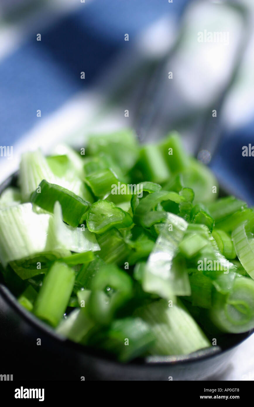 chopped scallions green onions long onions Stock Photo - Alamy