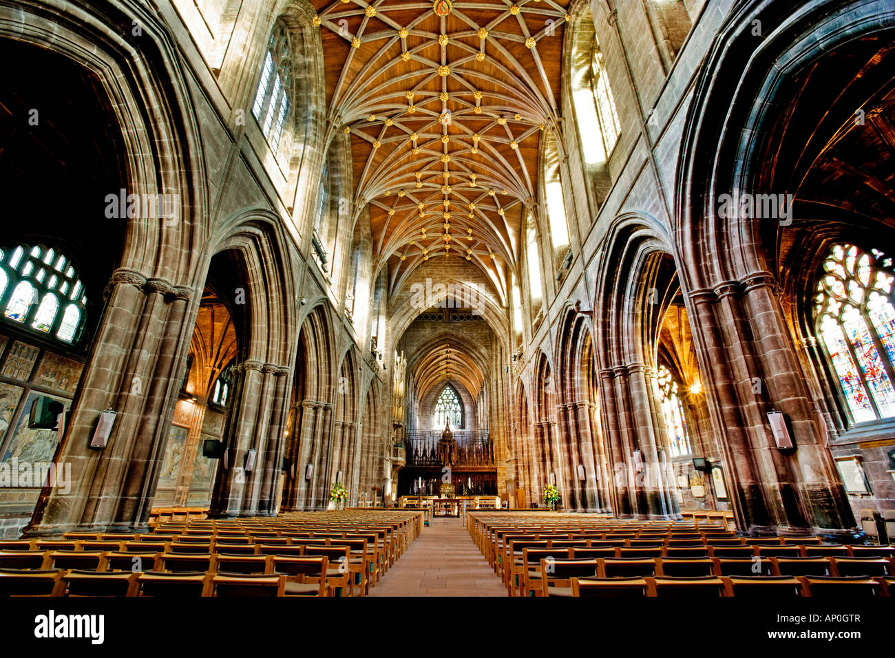 English cathedral ceilings hi-res stock photography and images - Alamy