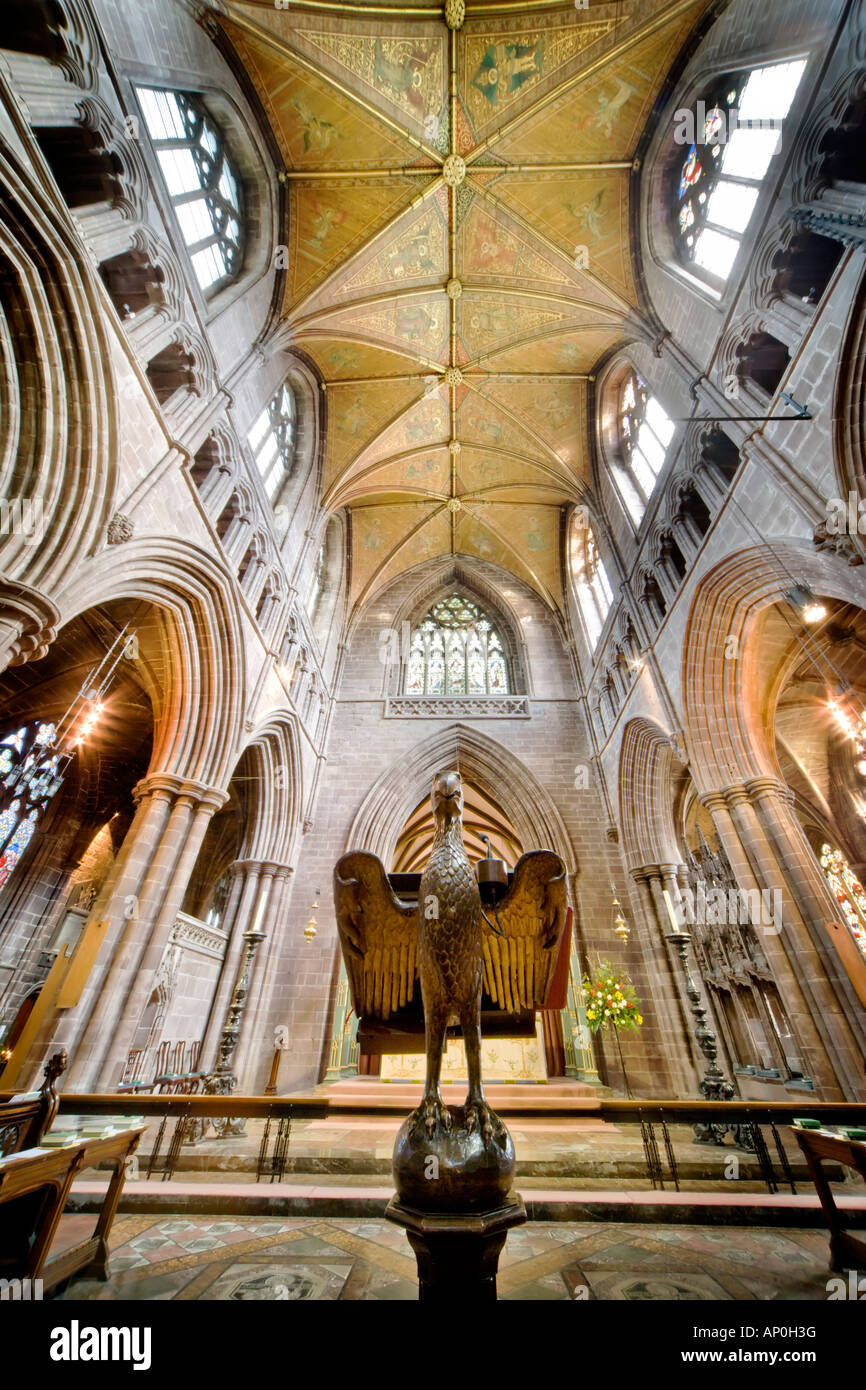 Ceilings in cathedrals hi-res stock photography and images - Alamy