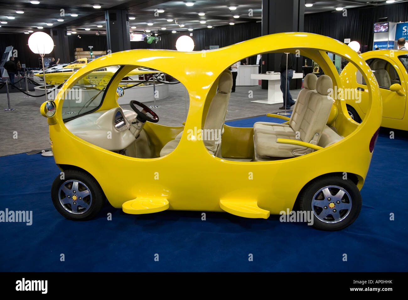 American amphibious vehicle hi-res stock photography and images - Alamy