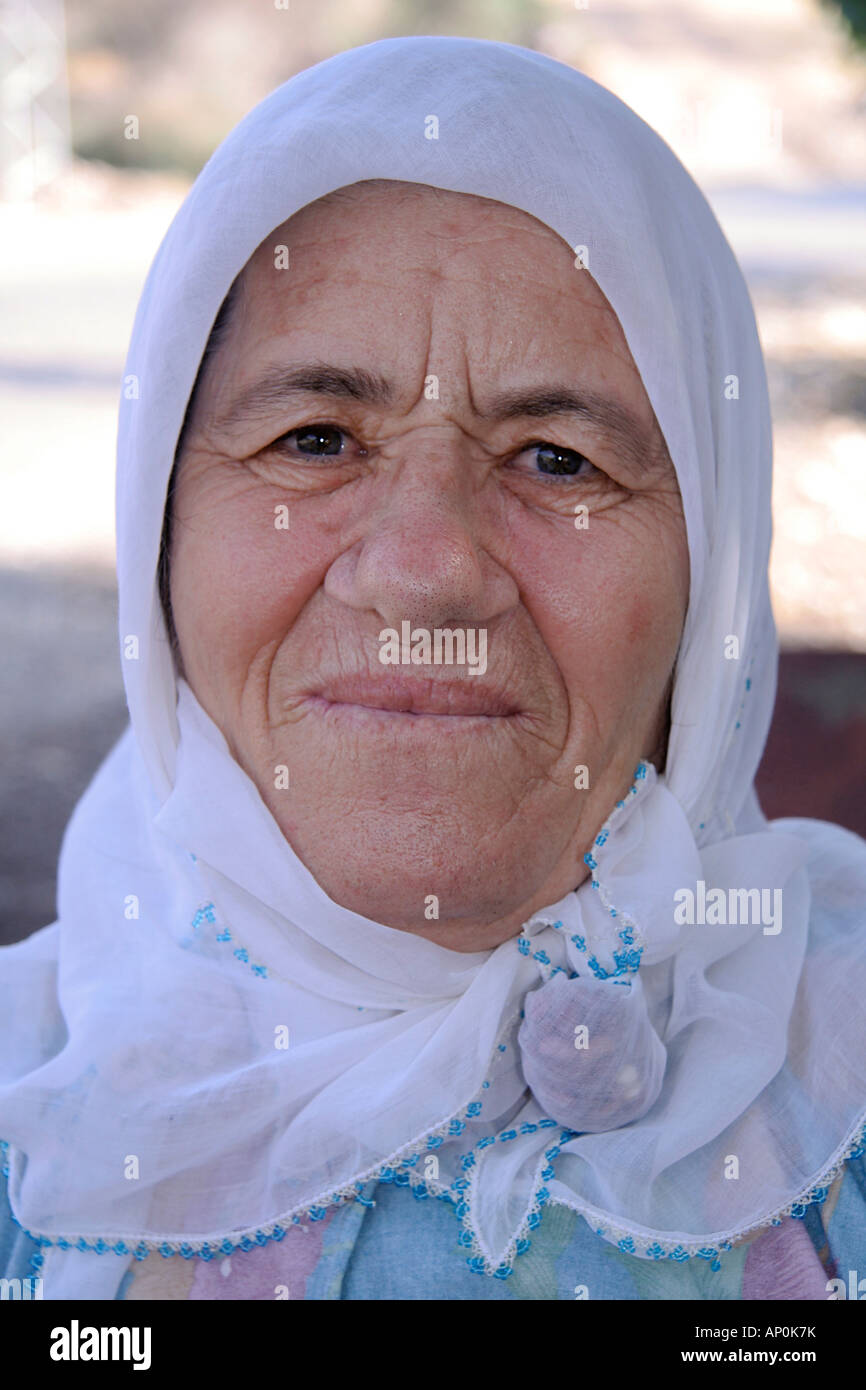 Old turkish woman vendor hi-res stock photography and images - Alamy