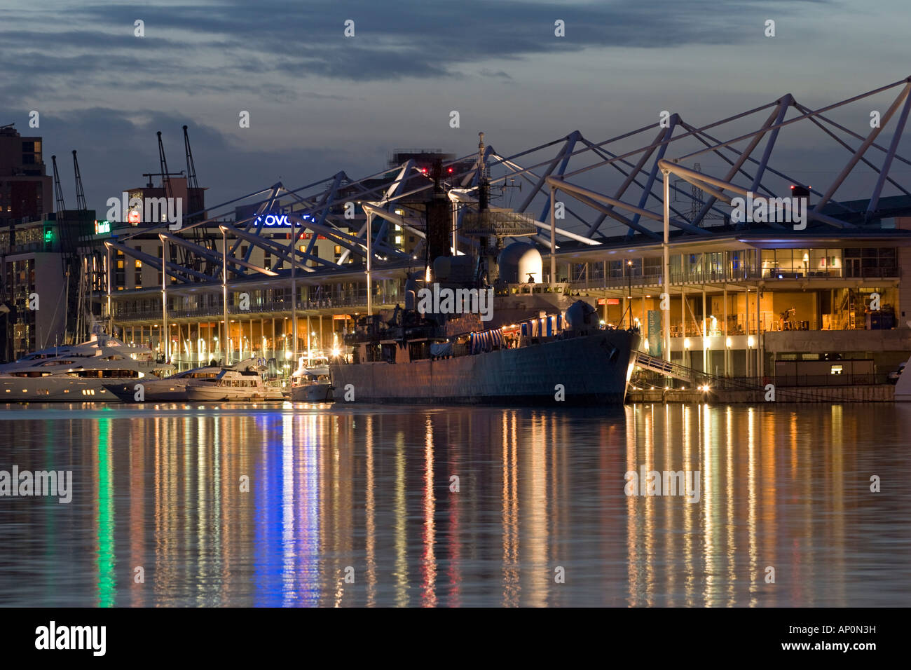 Warship london docks hi-res stock photography and images - Alamy