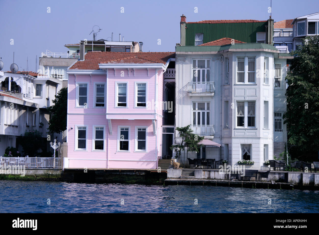 houses on the bosphorus istanbul turkey Stock Photo - Alamy