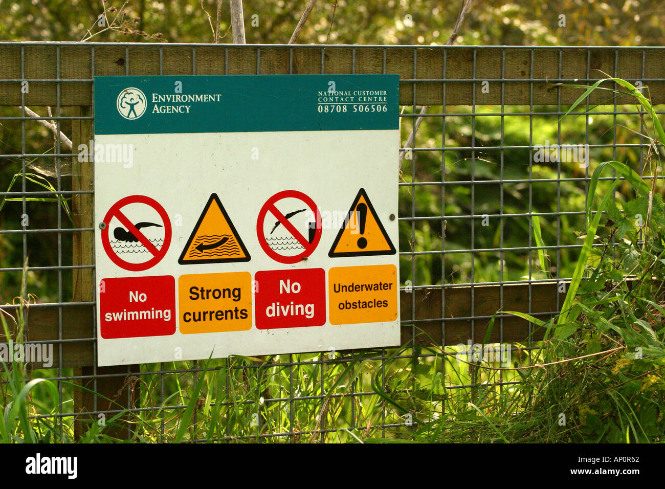 Environment agency board hi-res stock photography and images - Alamy