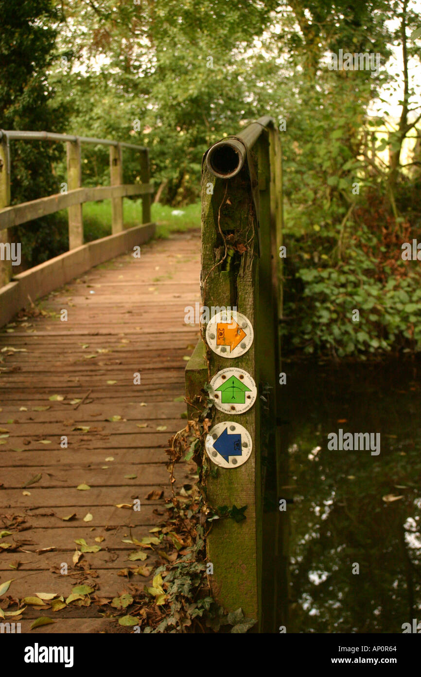 Footpath Signs showing robin hood way nottinghamshire Stock Photo - Alamy