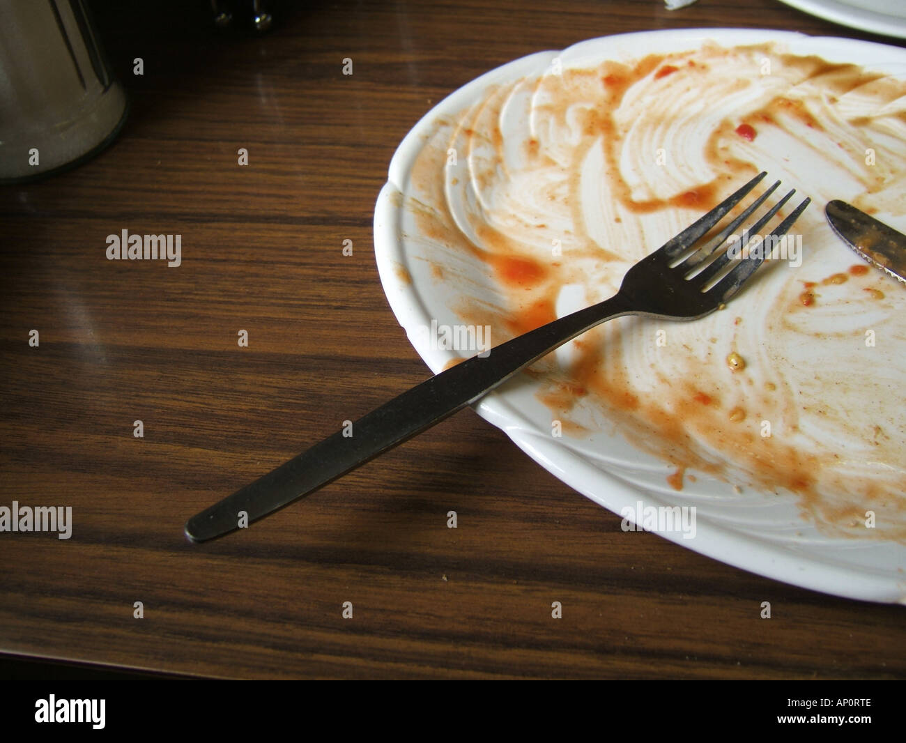 empty plate in greasy spoon cafe Stock Photo - Alamy