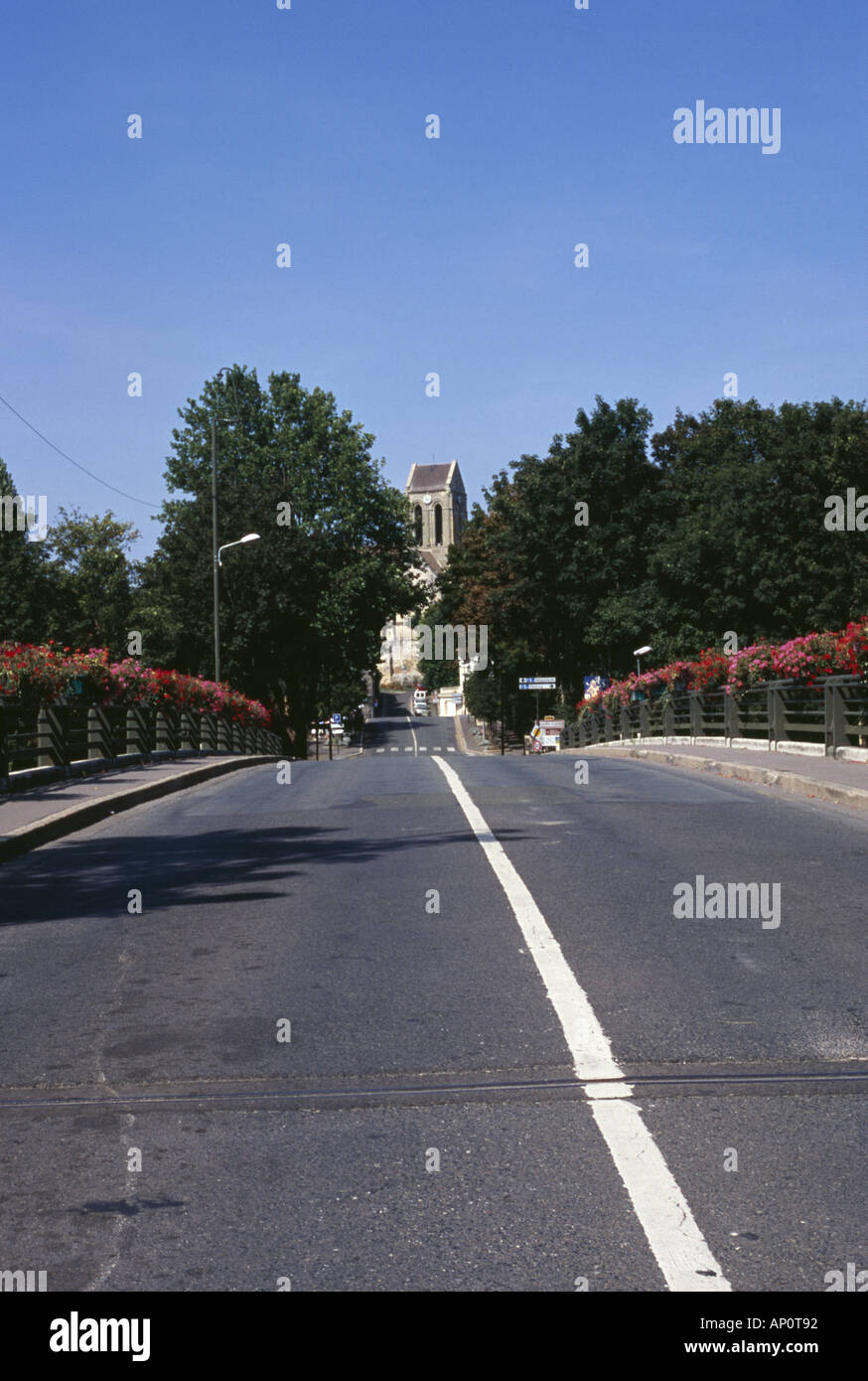 Bridge over oise hi-res stock photography and images - Alamy