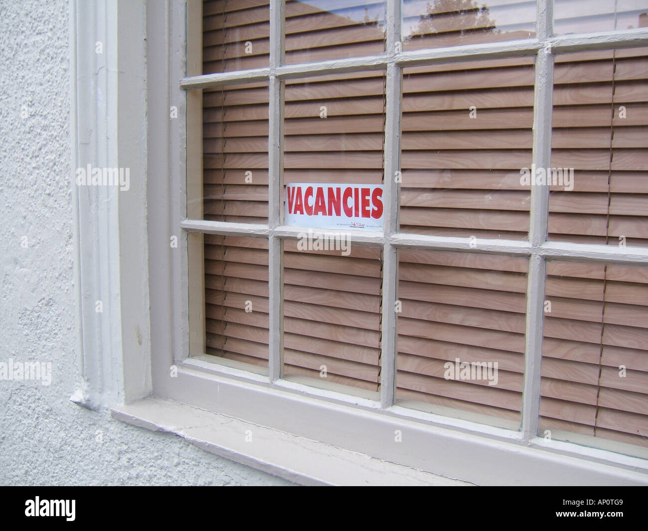 vacancies sign in hotel Stock Photo - Alamy