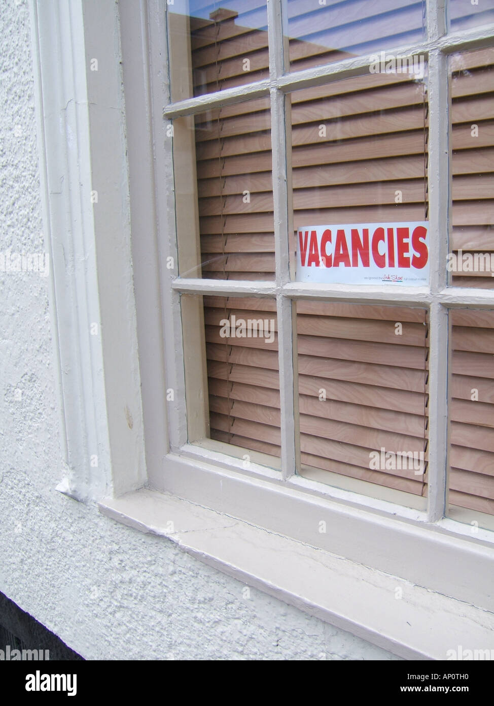 vacancies sign in hotel Stock Photo - Alamy