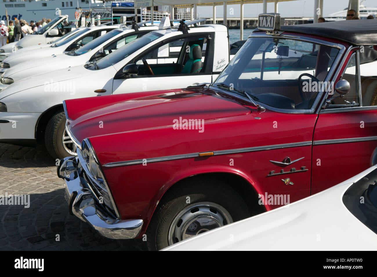 Capri taxi hi-res stock photography and images - Alamy
