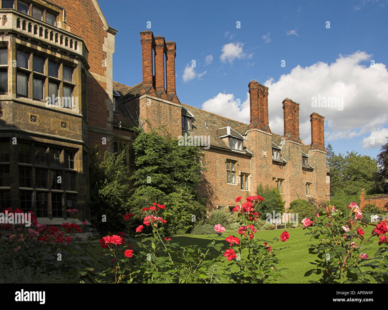 Cambridge uk pembrooke college hi-res stock photography and images - Alamy
