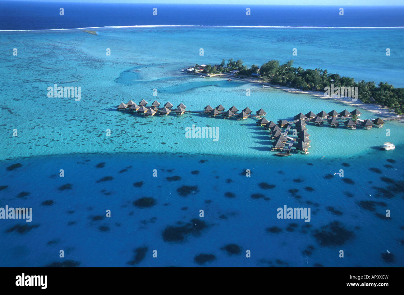 Overwater bungalows, Hotel Moana Beach Parkroyal, Matira Point, Bora ...