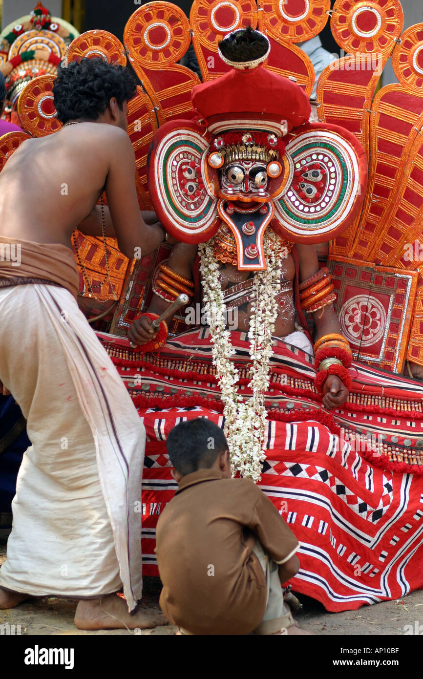 Theyyam costumes hi-res stock photography and images - Alamy