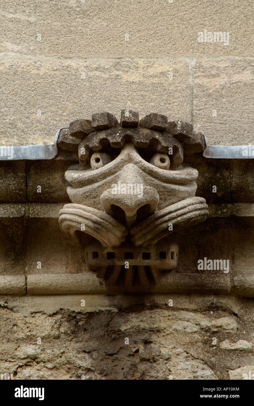 Devil gargoyle uk hi-res stock photography and images - Alamy