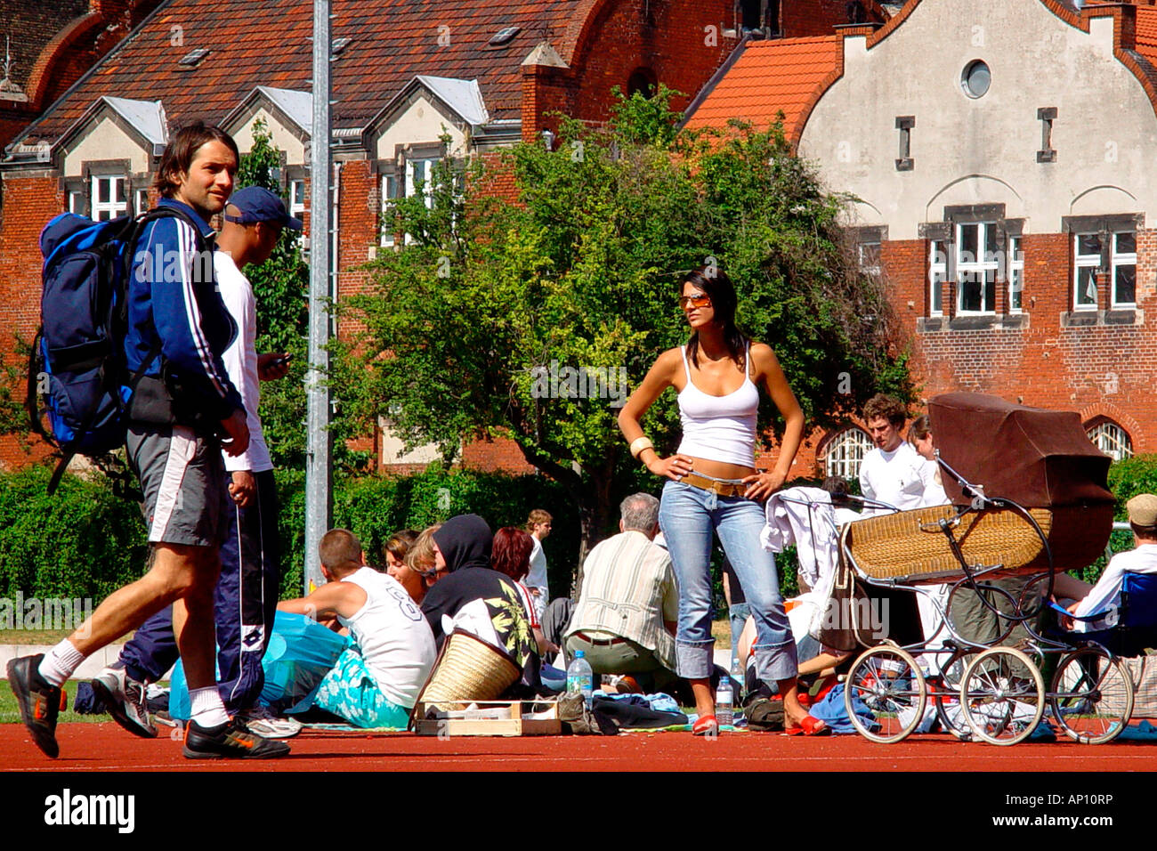 Berlin streetlife hi-res stock photography and images - Alamy