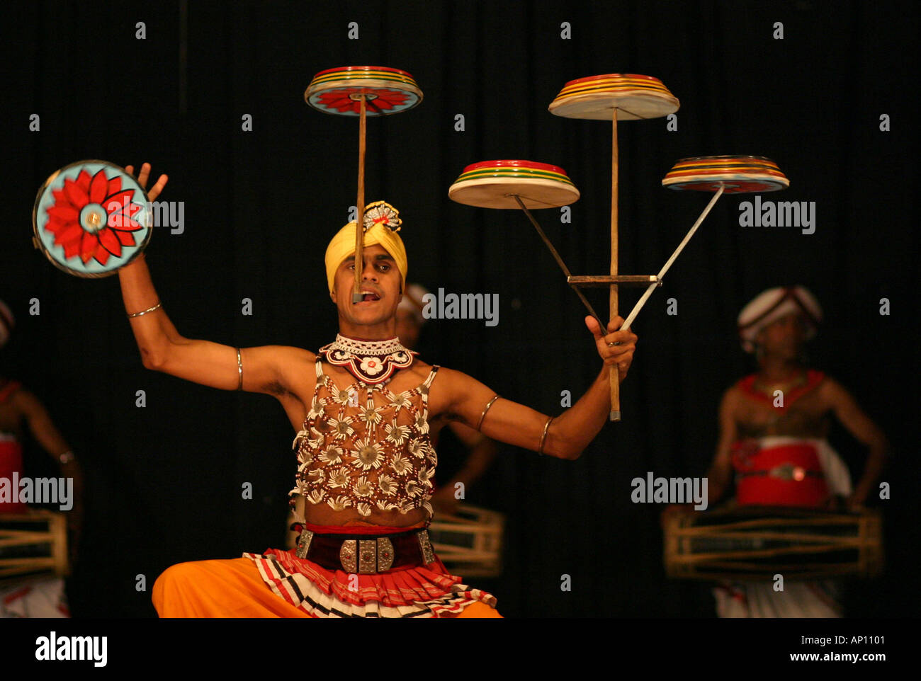 Dancer spinning drums Kandy Sri Lanka Stock Photo - Alamy