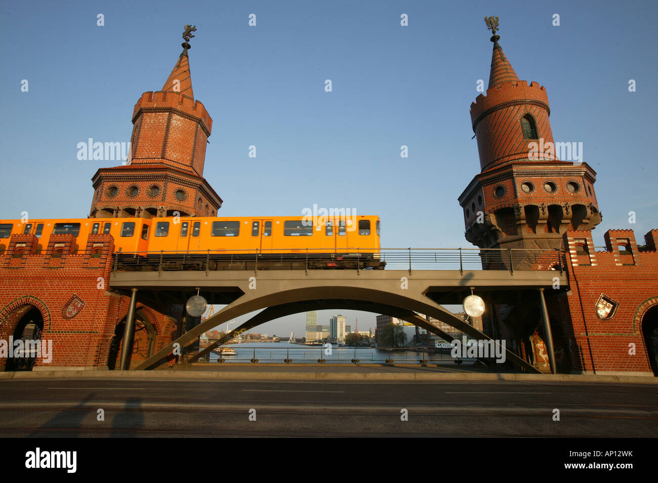 Oberbaumbruecke is a Spree Berlin, Germany Stock Photo - Alamy