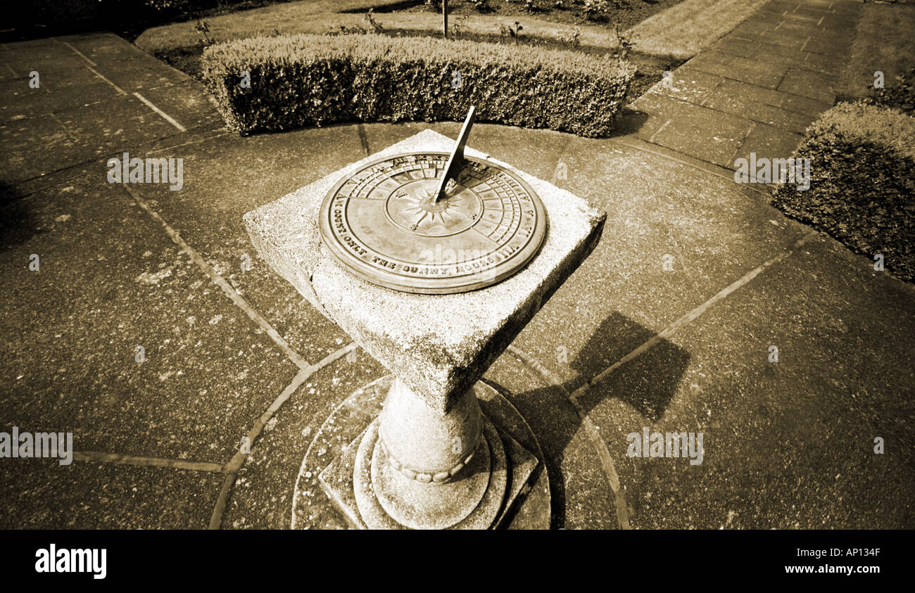 Sunclock hi-res stock photography and images - Alamy