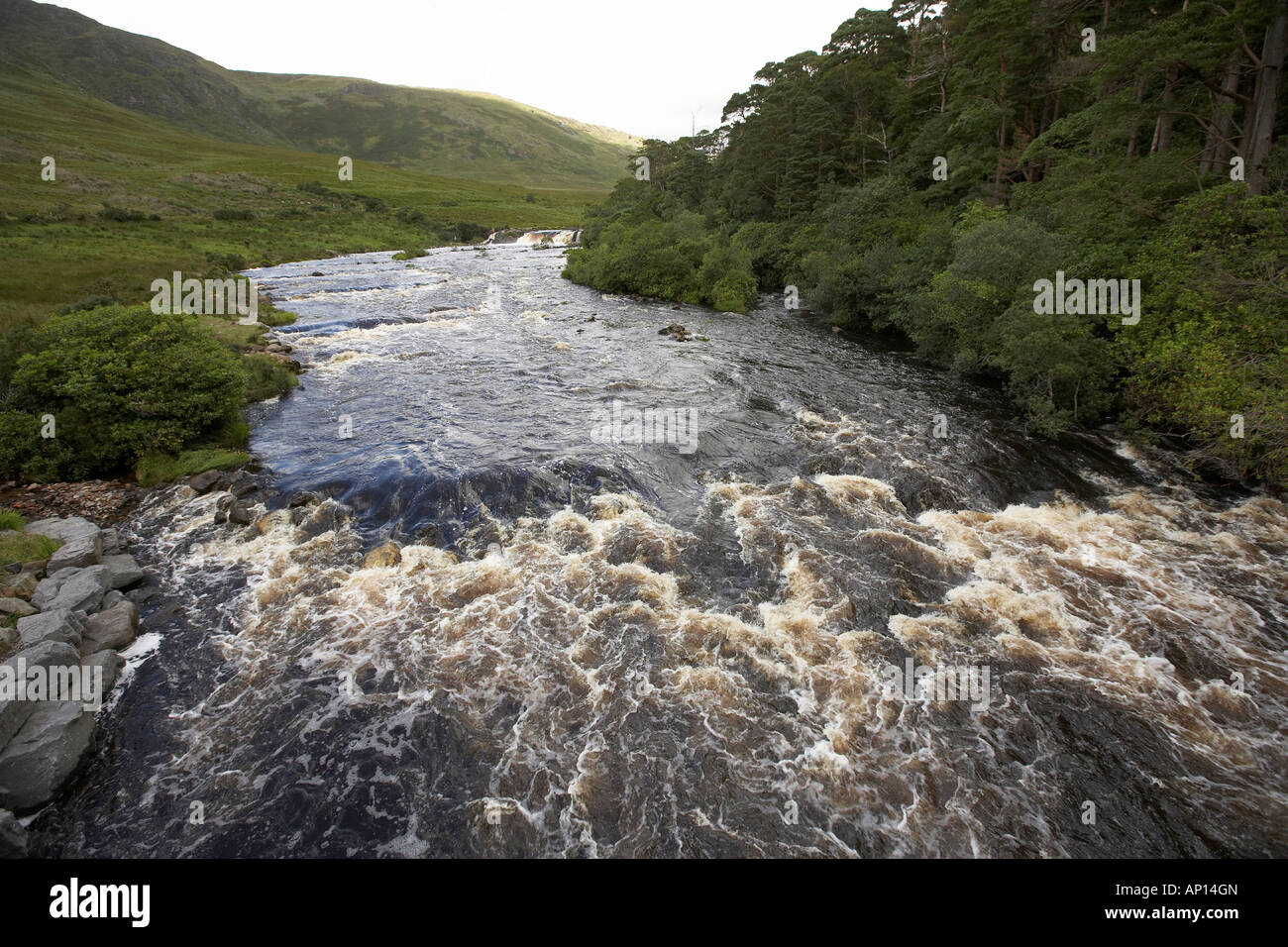 Fishing for Salmon Aasleagh falls on the Erriff River near Leenane ...