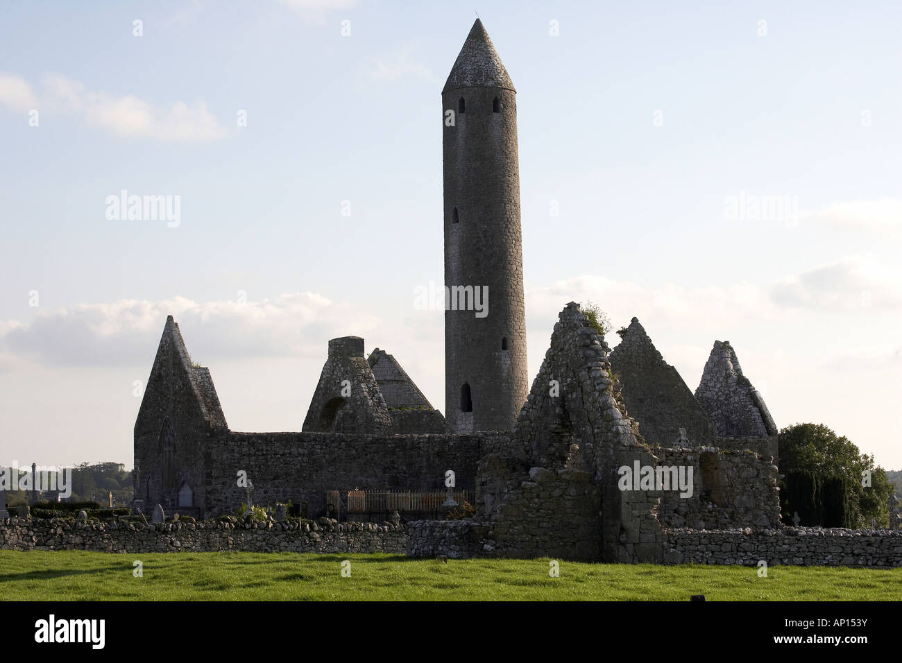 Kilmacduagh Abbey High Resolution Stock Photography and Images - Alamy