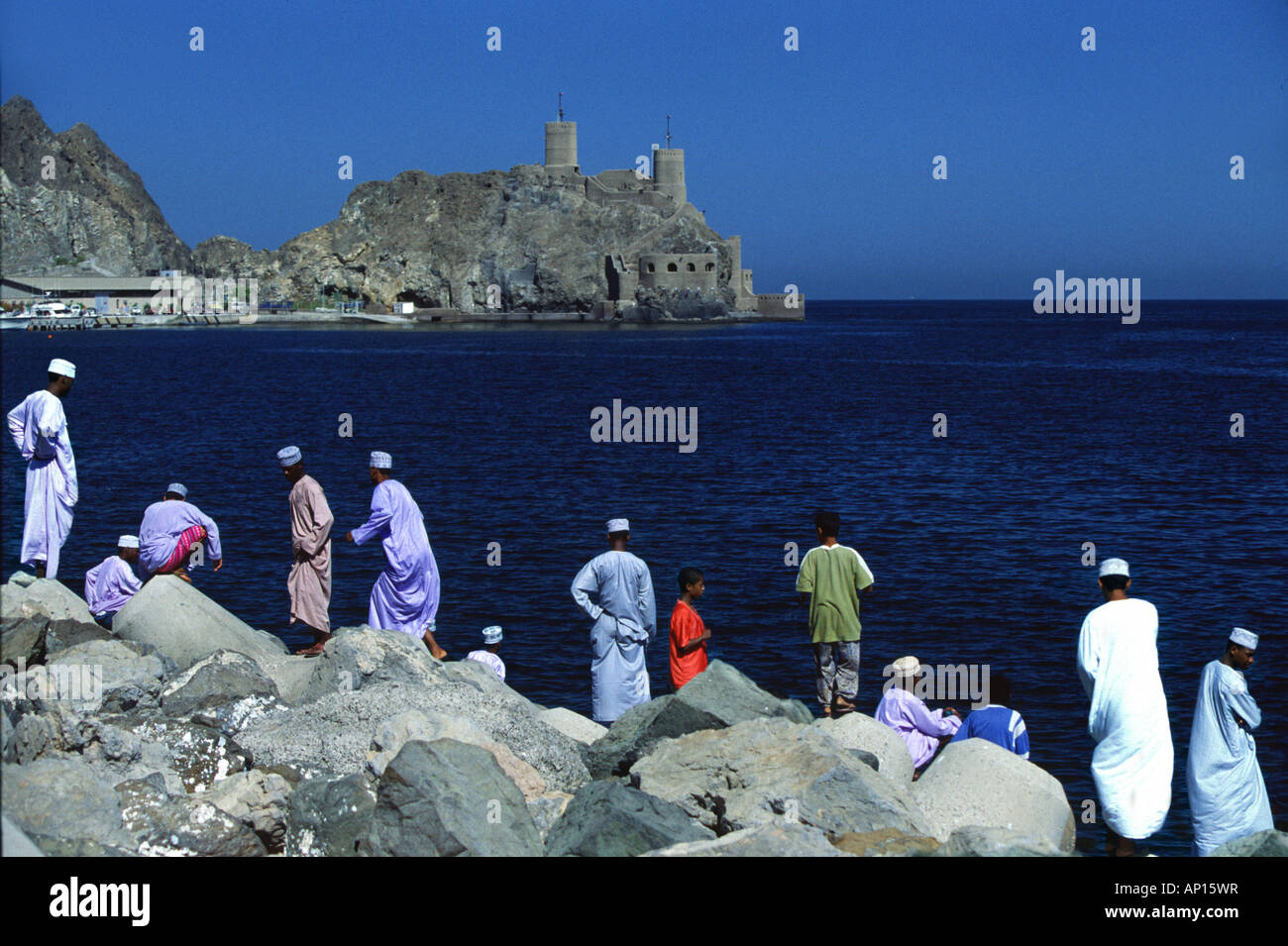 Omani men in Muscat, Oman Stock Photo - Alamy
