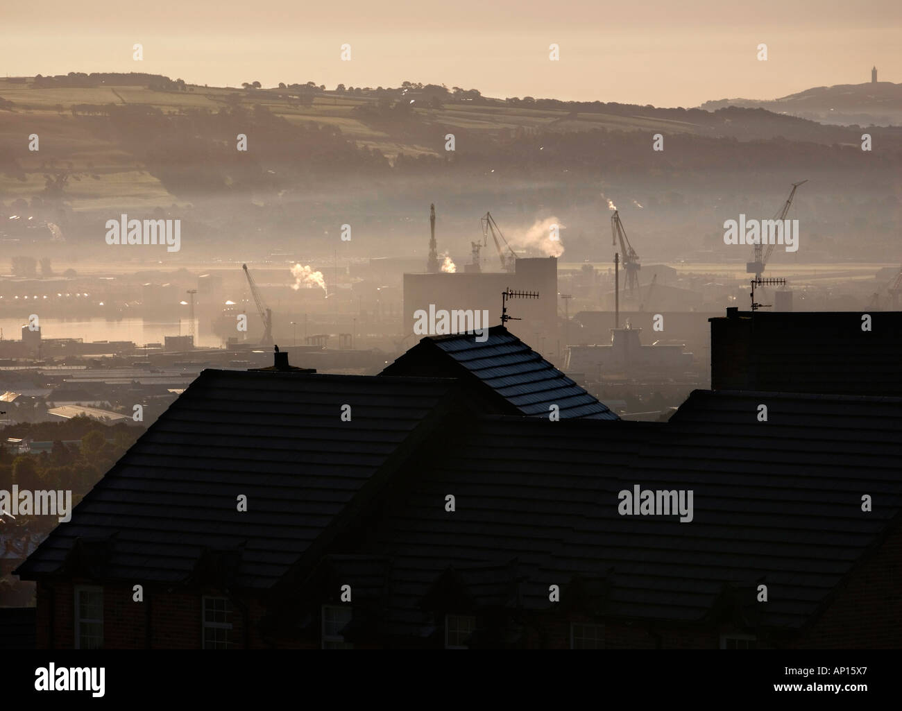 Ship fog ireland hi-res stock photography and images - Alamy