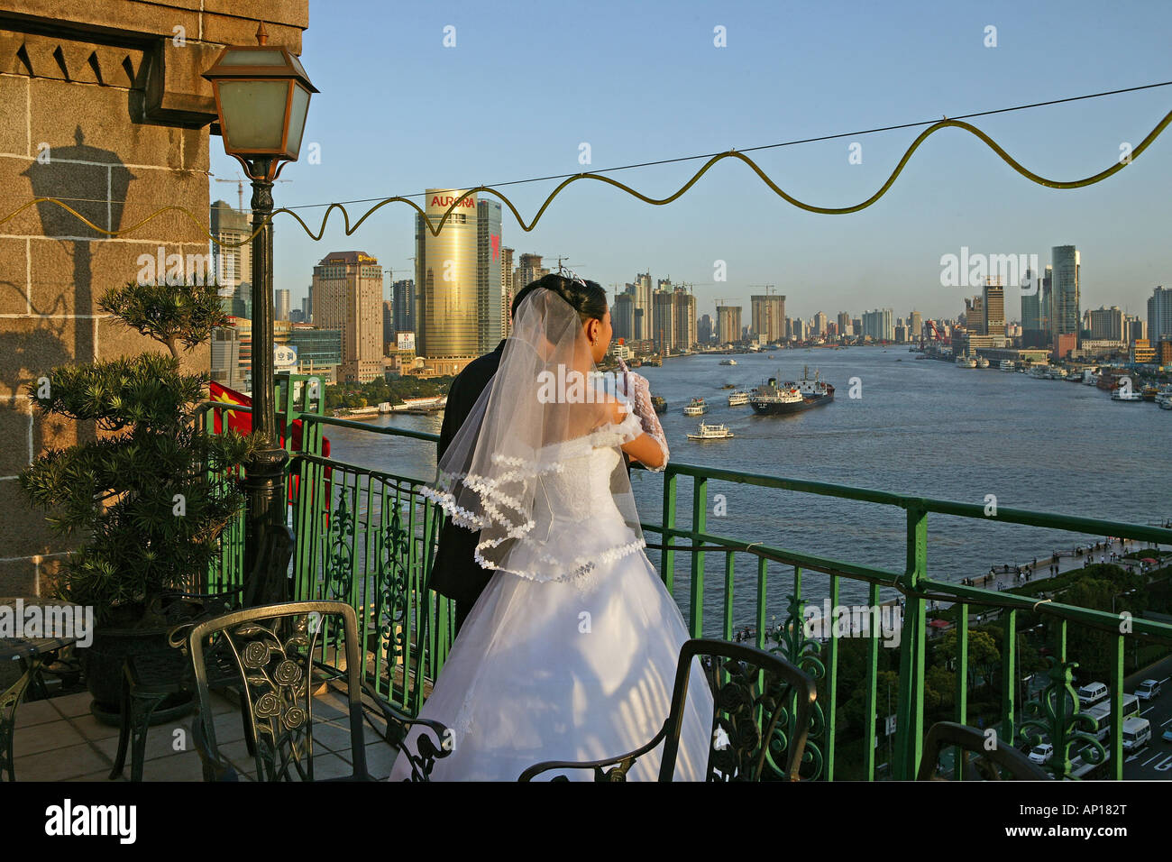 Bride and groom, Peace Hotel, White wedding, Brautpaar, Hochzeit ...