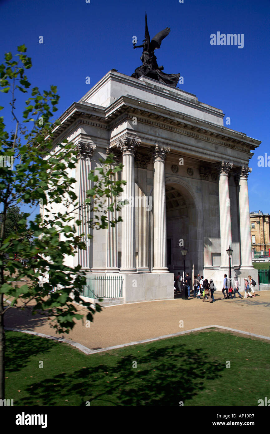 Wellington Arch Hyde Park Corner London Stock Photo - Alamy